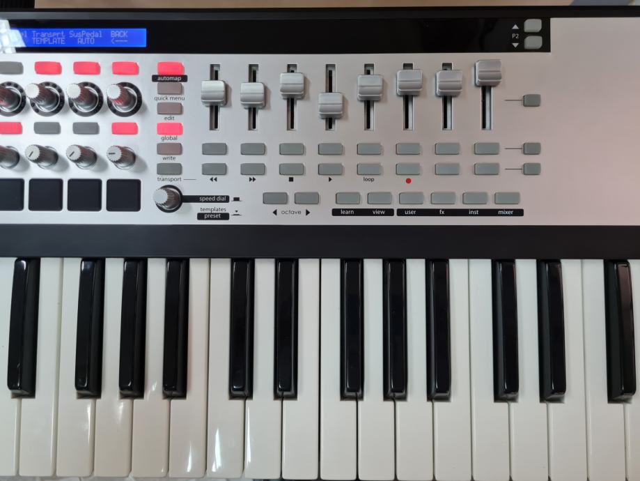NOVATION 61SL MkII, MIDI klaviatura/kontroler