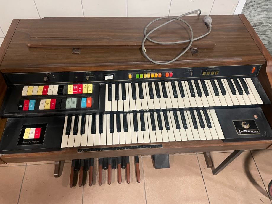 Orgle Hammond / klavir synth