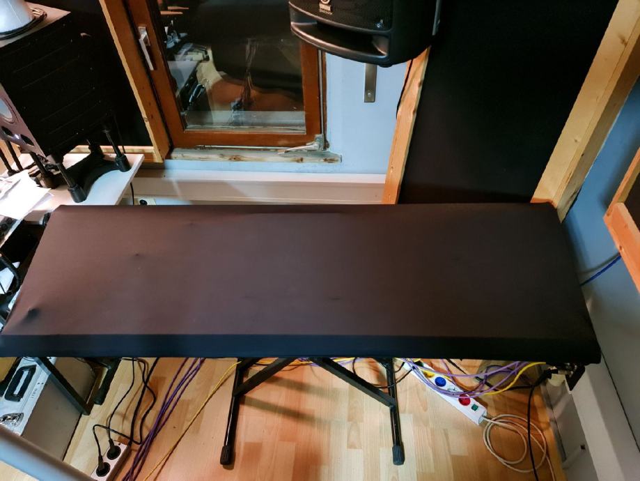 Prodam ROLAND FANTOM G8 + flight case