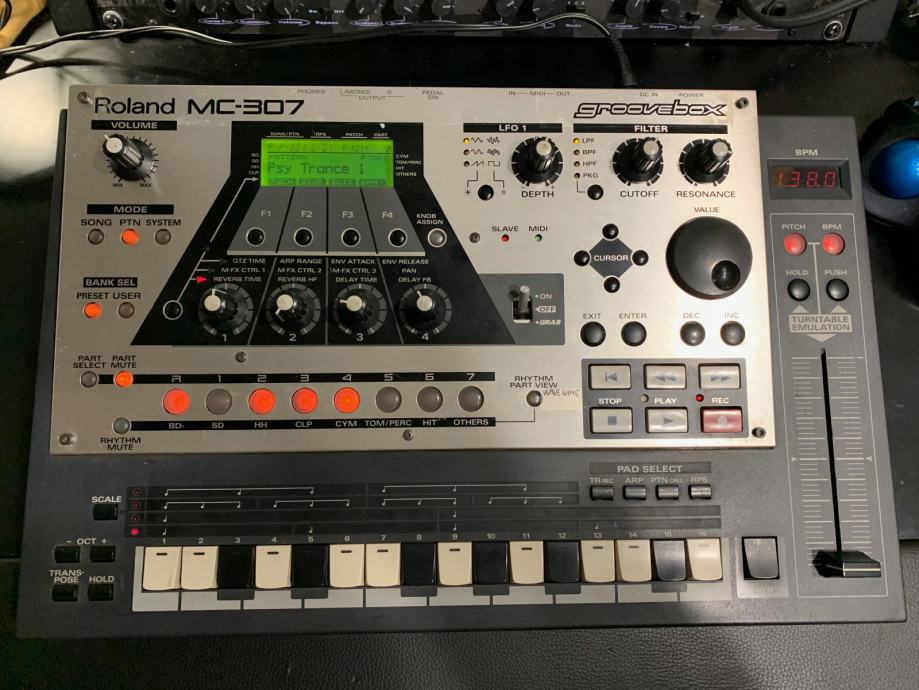 Roland MC-307 synth groovebox
