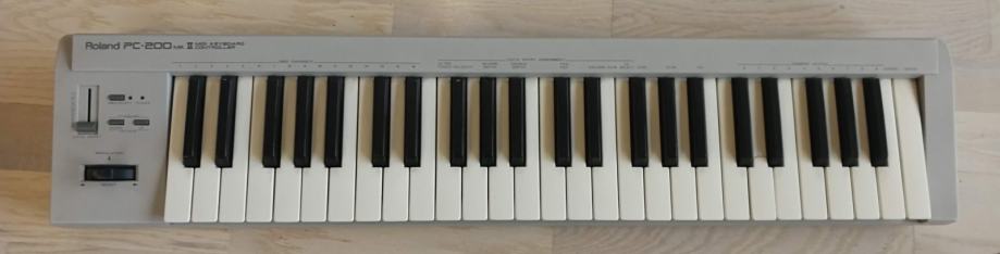 Roland PC-200 MK II midi kontroler