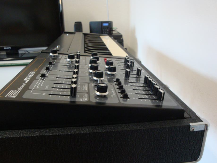 Roland SH3a analogni synthesizer