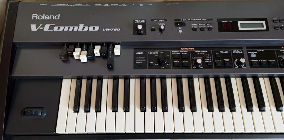 ROLAND VR-760 - legendarna klaviatura, odlična in 100% delujoča