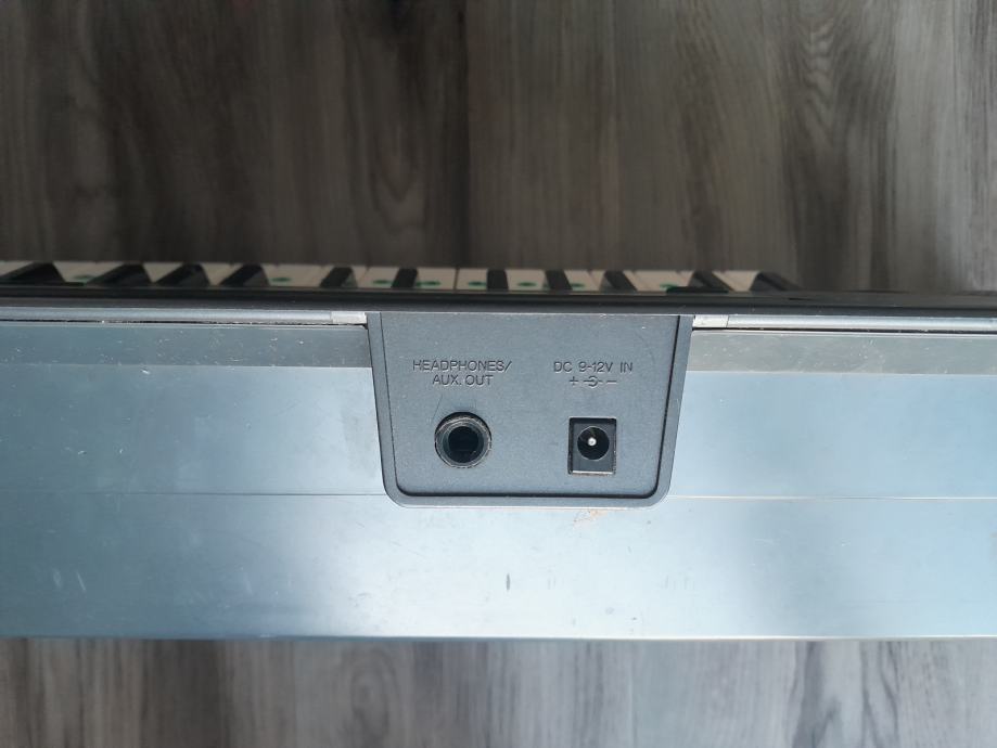 Synthesizer klaviatura Yamaha PSR-100