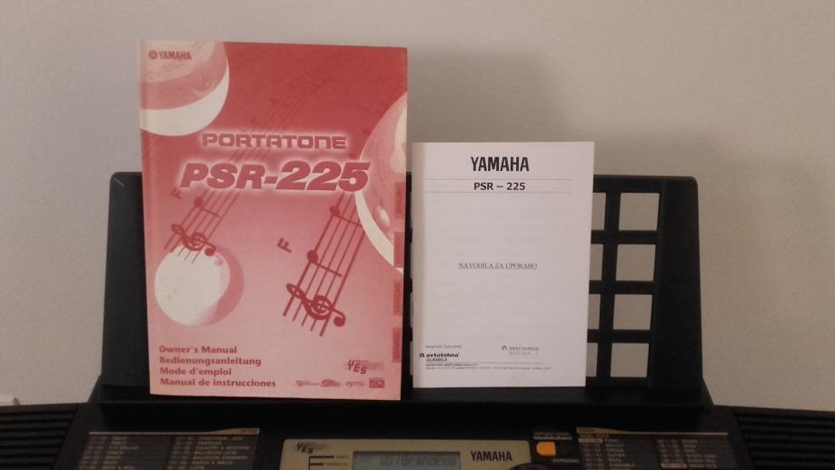 YAMAHA PSR-225