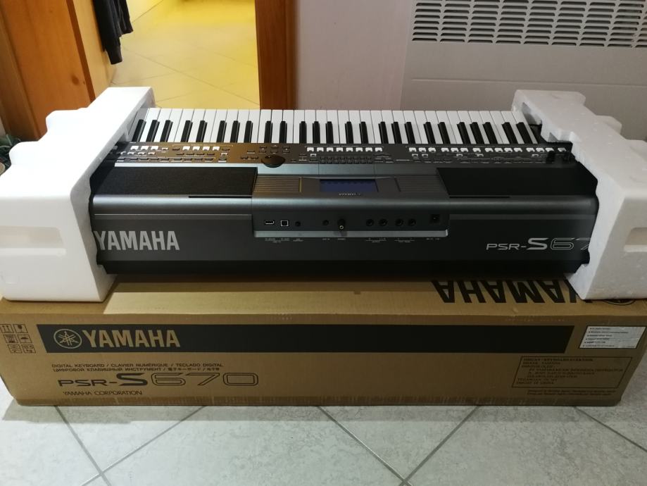 Yamaha psr S670