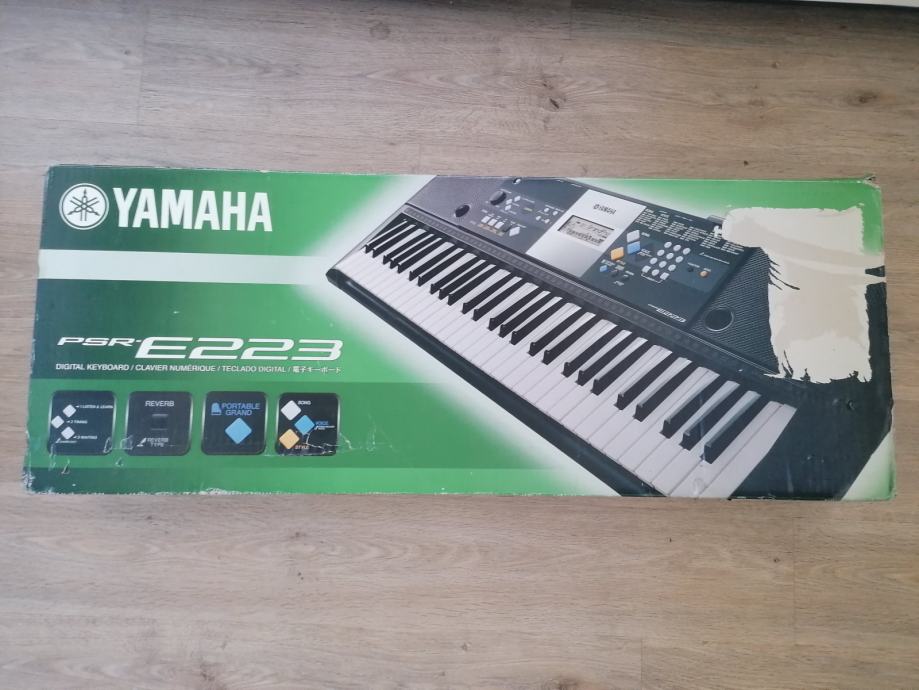 Yamaha PSR-E223