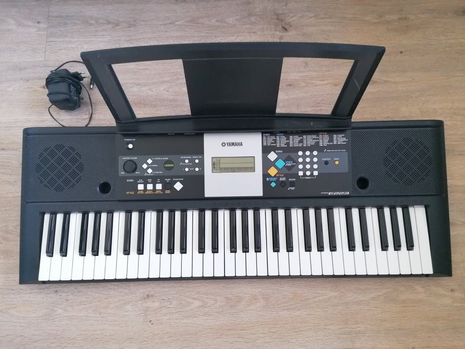 Yamaha PSR-E223