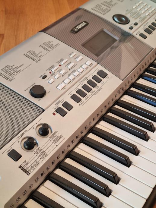 Yamaha PSR-E413