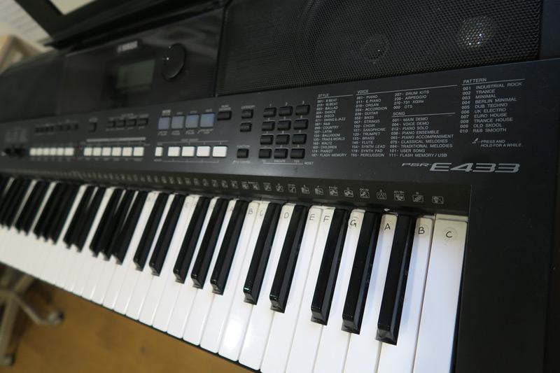 Yamaha PSR-E433 klaviatura, sintisizer