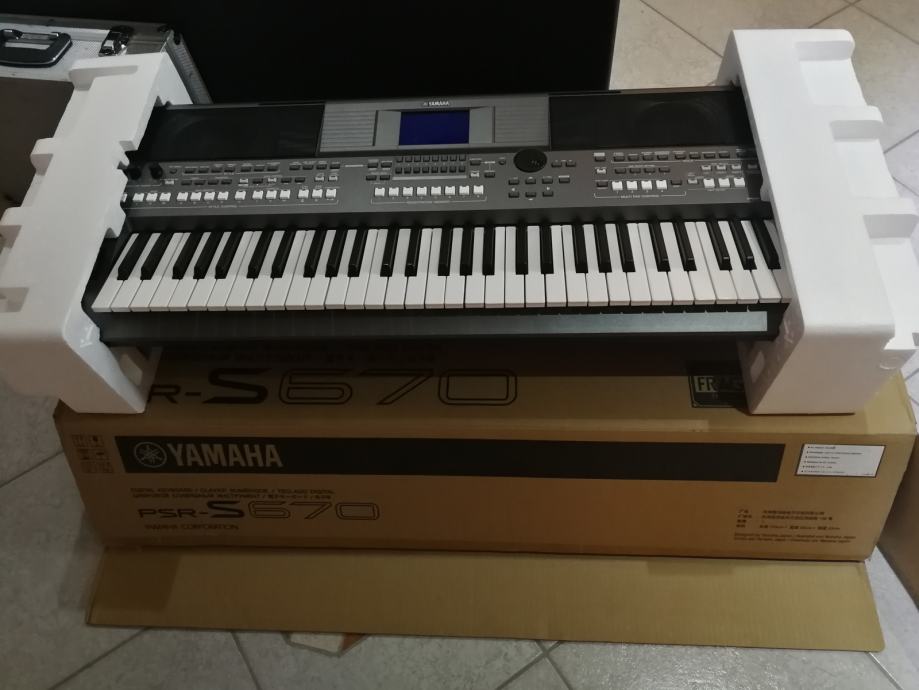 Yamaha psr S670