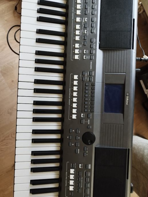 Yamaha PSR S670
