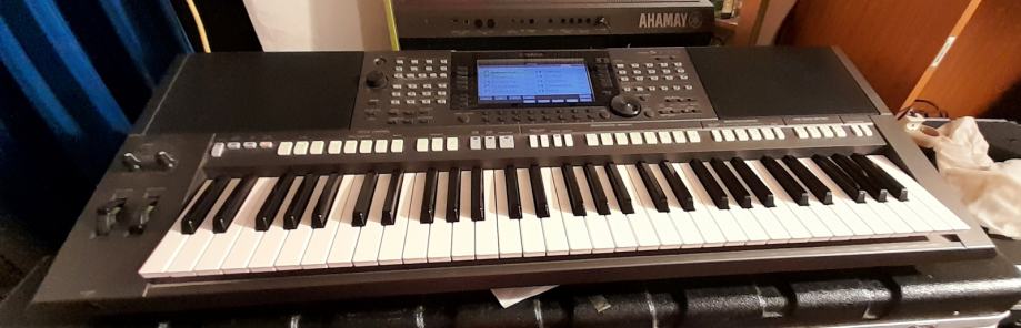 Yamaha PSR-S770 kot nov,samo za domačo uporabo,prodajam