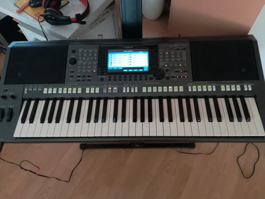 Yamaha psr s770