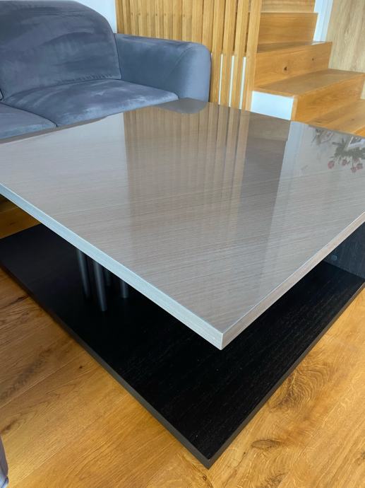 Klubska miza/miza/Harvey Norman 106x106x40