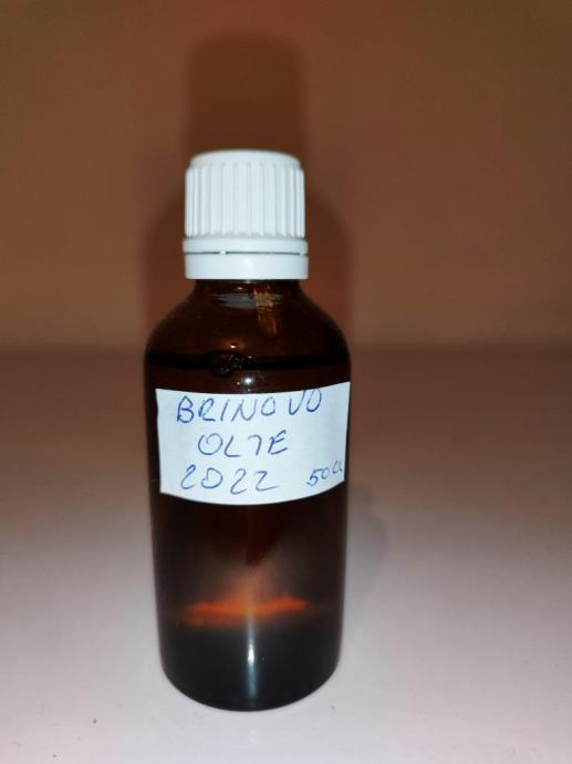 Brinovo olje iz brinovih jagod