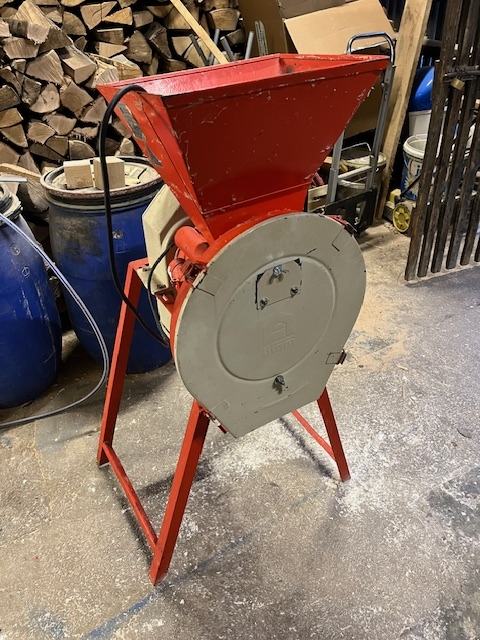 Drobilnik zrnja, šrotar, luščilnik, mlin za zrnje Inex 1.5kw enofazni