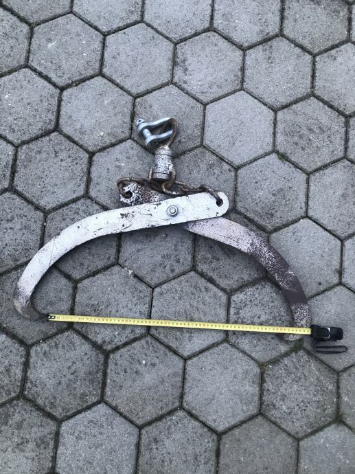 Drog nakladalni traktorski mocnejse izvedbe s kleščami