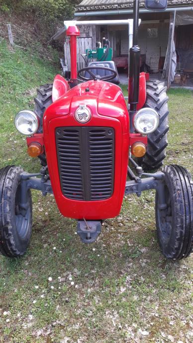 IMT TRAKTOR