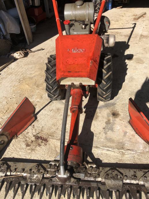 Kosilnica Bucher M200