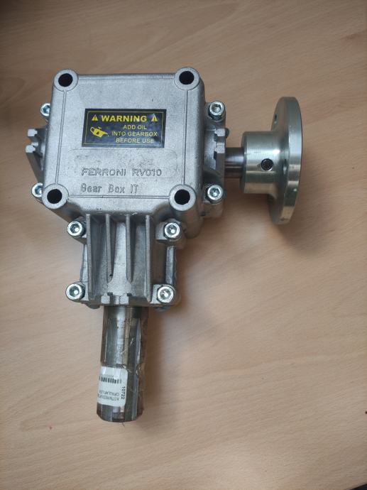 KOTNI REDUKTOR ZA CIRKULAR