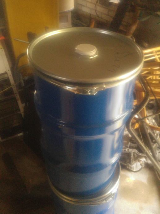 kovinski sod 60l s pokrovom
