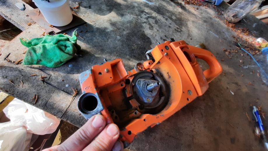 Ohišje motorne žage Tomos-Husqvarna, tip 44