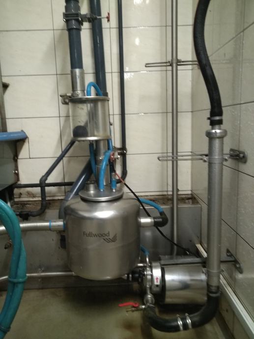 PRODAM MOLZIŠČE FULLWOOD AVTOTANDEM 4 ENOTE