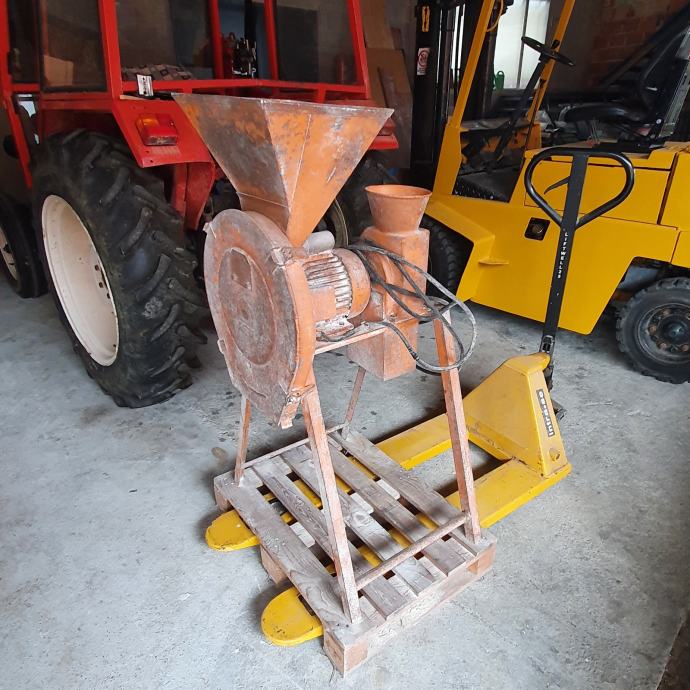 ŠROTAR MLIN ZA ZRNJE 041 913 734