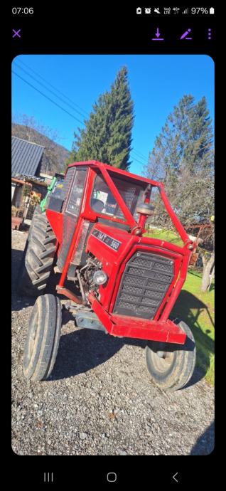 Traktor imt 560