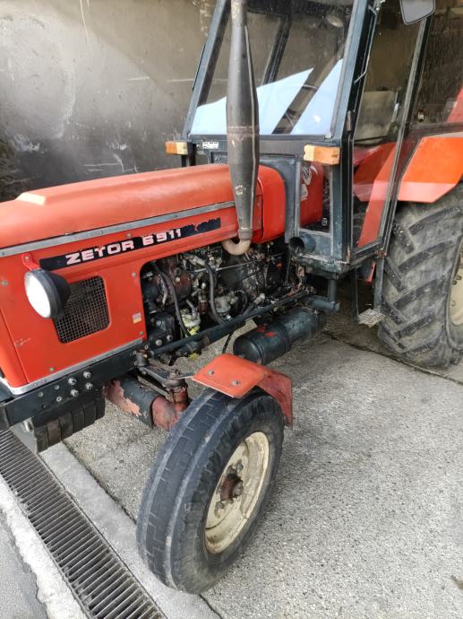 Traktor Zetor 6911