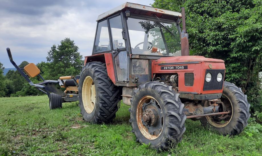 Traktor Zetor 7045