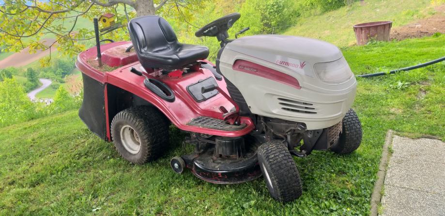 Vrtni traktor gutbord