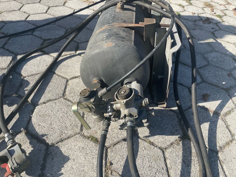 Zračne zavore za traktorsko prikolico