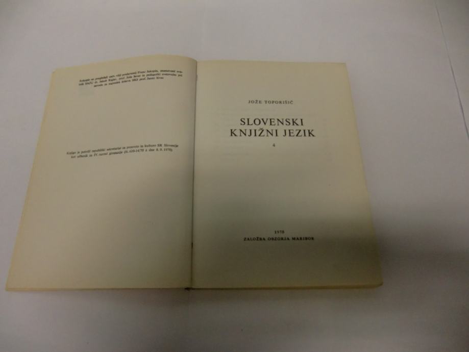 KNJIGA SLOVENSKI KNJIŽNI JEZIK