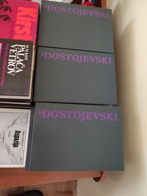 Dostojevski, zbirka knjig