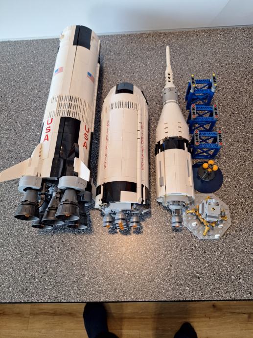 92176 - NASA Apollo Saturn V {Reissue} Lego Ideas Kocke