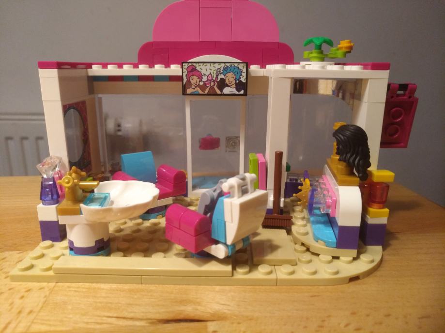 Heartlake City hair salon // Lego Friends frizerski salon 41391