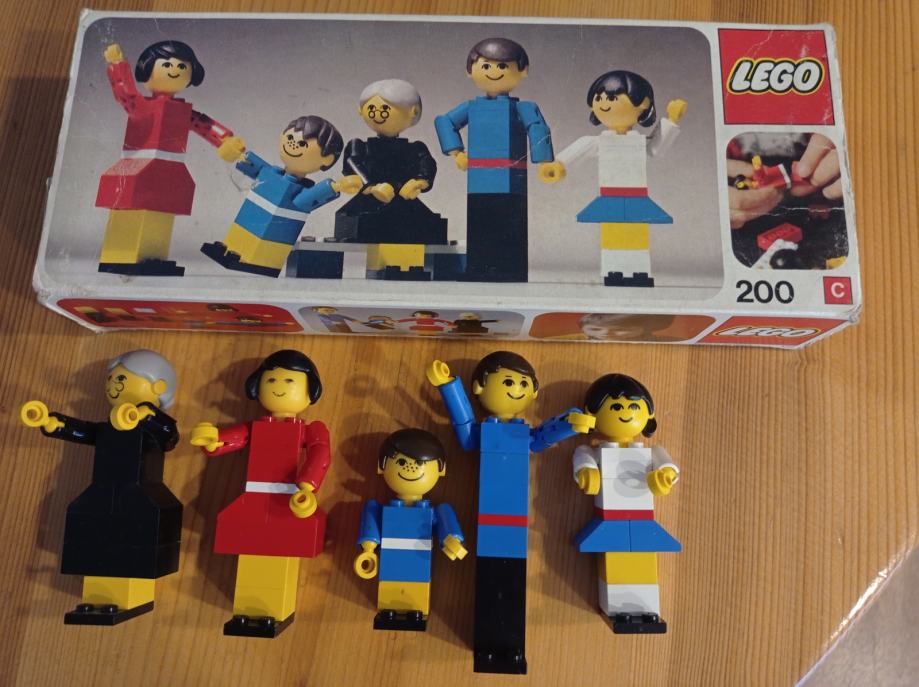 Lego 200. družina