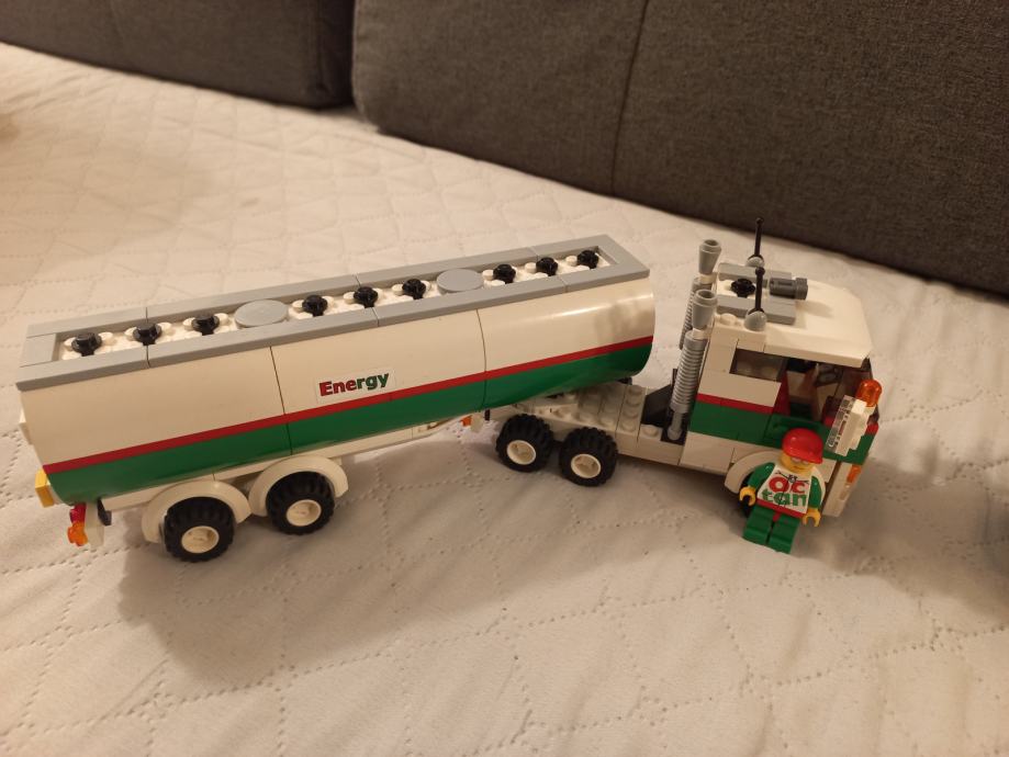 LEGO 60115 OCTAN RACIN IN 3180 OCTAN ENERGY
