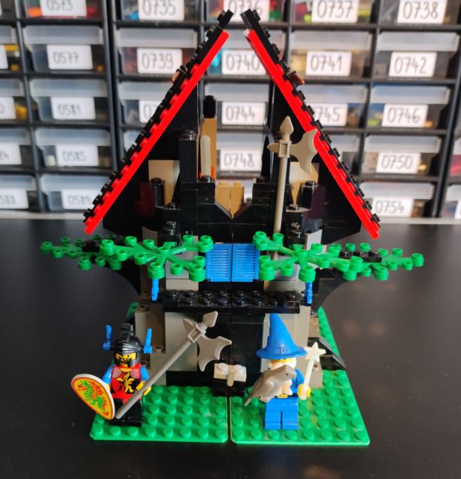 LEGO 6048 Majistos Magical Workshop castle
