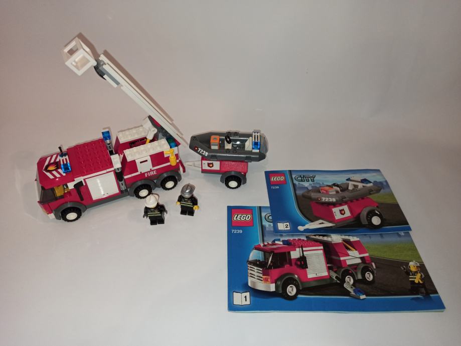 LEGO 7239 Fire Truck (2004)