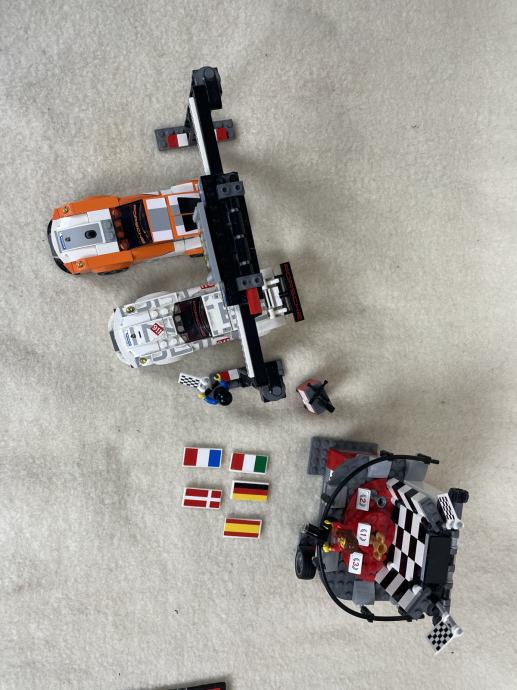 LEGO 75912 Porsche 911 GT Finish Line
