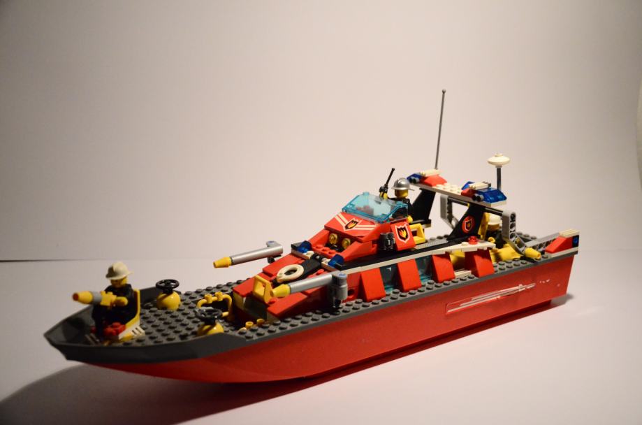 Lego 7906 Fire Boat