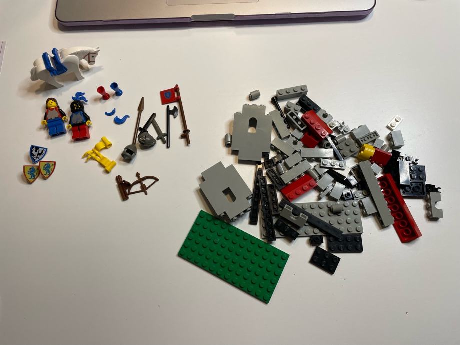 Lego Castle 6041 - Armor Shop