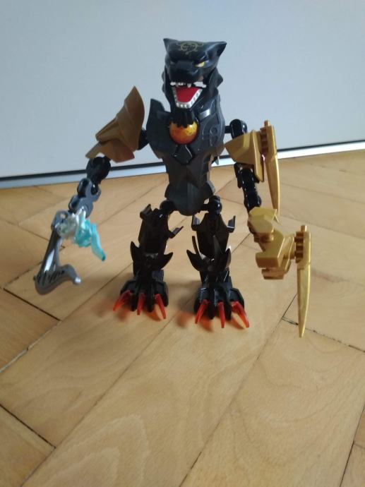 Lego CHIMA in Lego BIONICLE figure