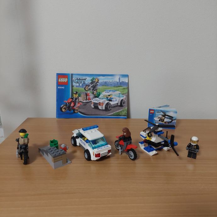 LEGO CITY Policijski avto 60042 in Policijski helikopter 30014