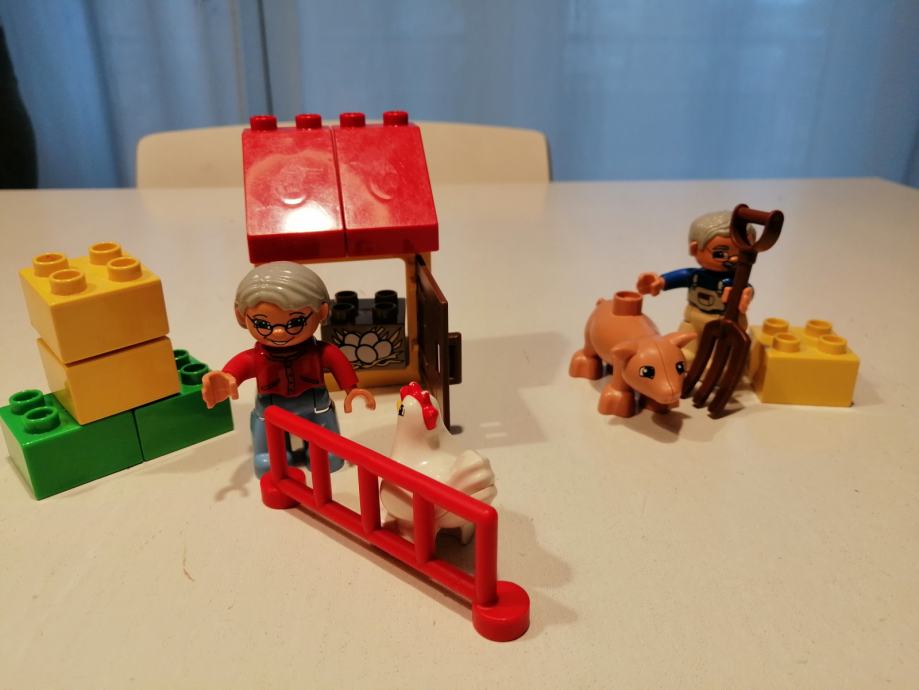 Lego duplo babica s kokoško in pujsek s prašičkom