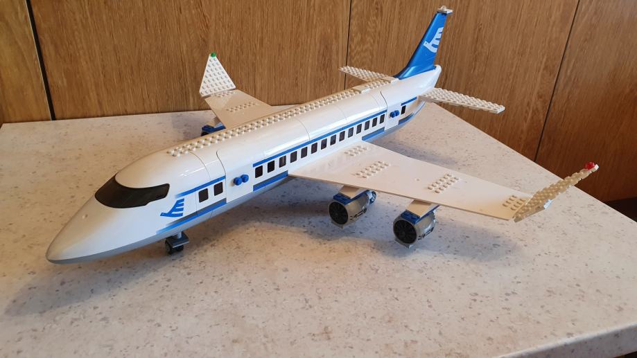 LEGO POTNIŠKO LETALO