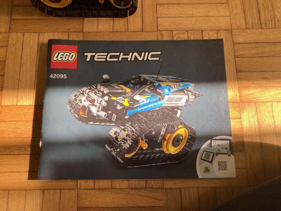 Lego Remote-Controlled Stunt Racer 42095